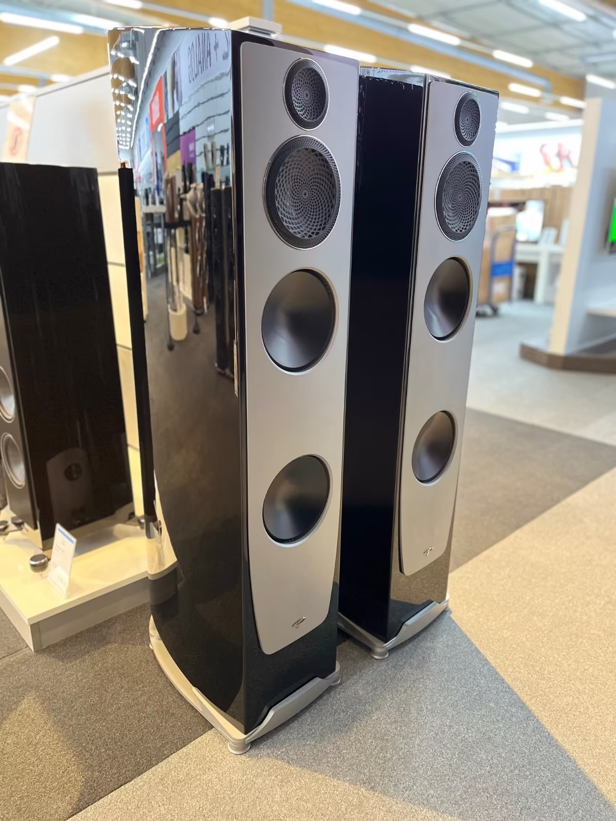 Paradigm Persona 7F in Vanta Black - Hifi und Highend Schlegelmilch